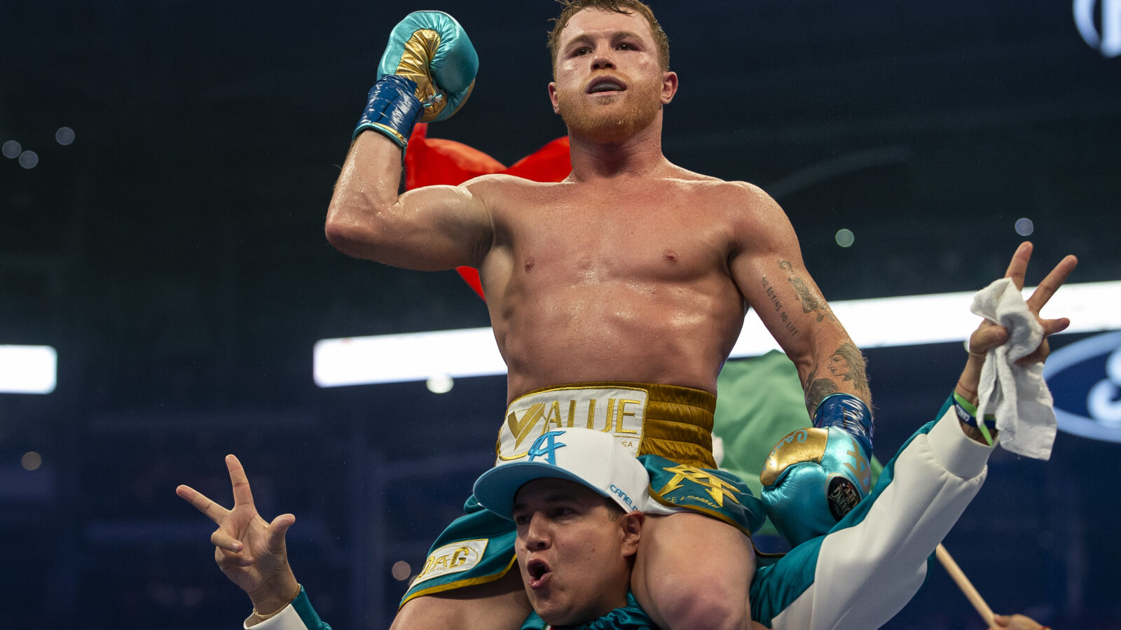 Paris 2024 Olympic medallist joins Team Canelo ahead of switch to ...