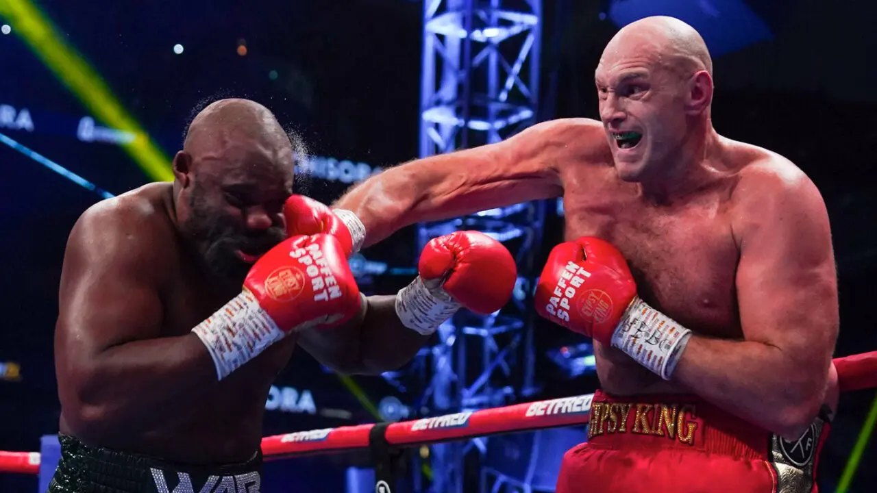 Tyson Fury Reveals Injury Scare That Could Jeopardise Usyk Fight