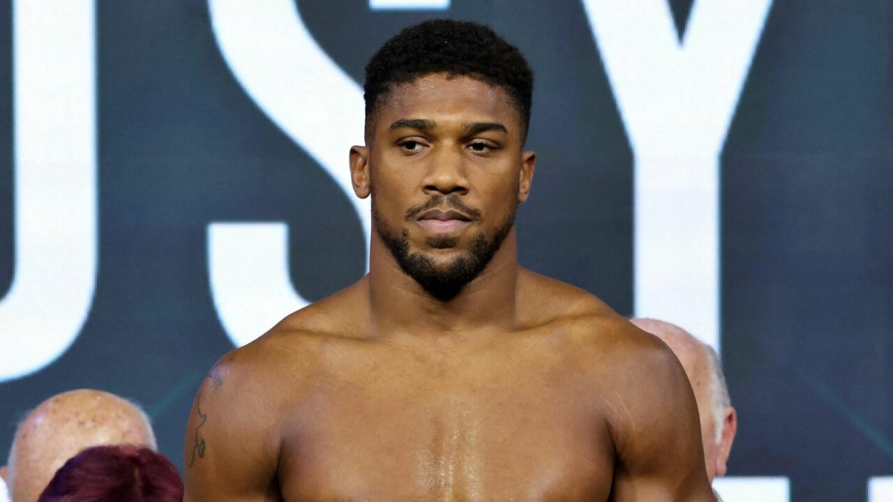 Anthony Joshua's Former Trainer Reacts To Criticism: "I Wanted To Leave"