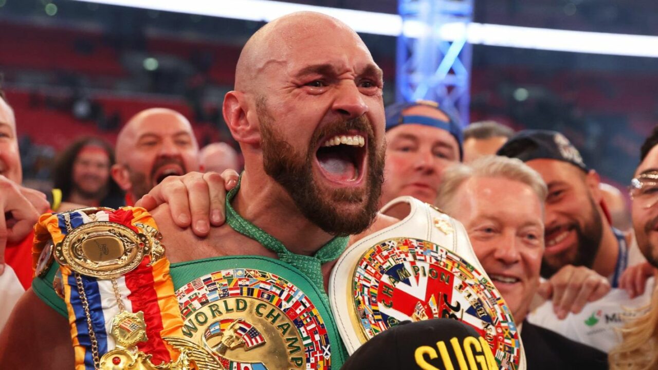 Heavyweight Rival Slams 'Selfish' Tyson Fury: "We've Got A Clown ...
