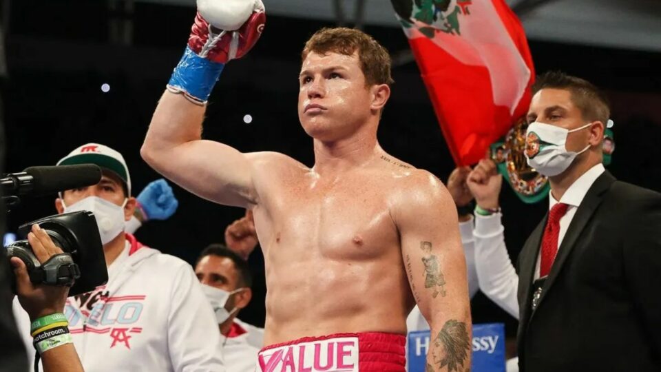 Canelo Alvarez Names Boxers That Would Make Perfect Fighter